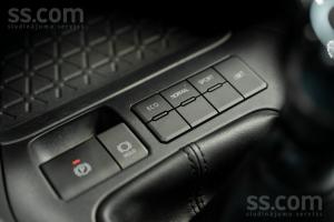 Grey Toyota RAV4 2019 in Riga, with an engine capacity of 2.00 L and mileage of 46 thousand km for 22900 €, photo 17 on AUTOMOTO.COM.LV