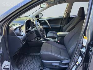 Grey Toyota RAV4 2019 in Riga, with an engine capacity of 2.50 L and mileage of 186 thousand km for 17500 €, photo 10 on AUTOMOTO.COM.LV