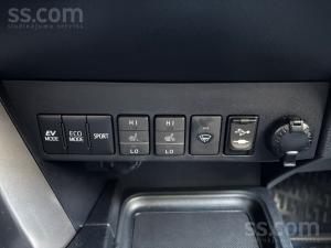 Grey Toyota RAV4 2019 in Riga, with an engine capacity of 2.50 L and mileage of 186 thousand km for 17500 €, photo 17 on AUTOMOTO.COM.LV