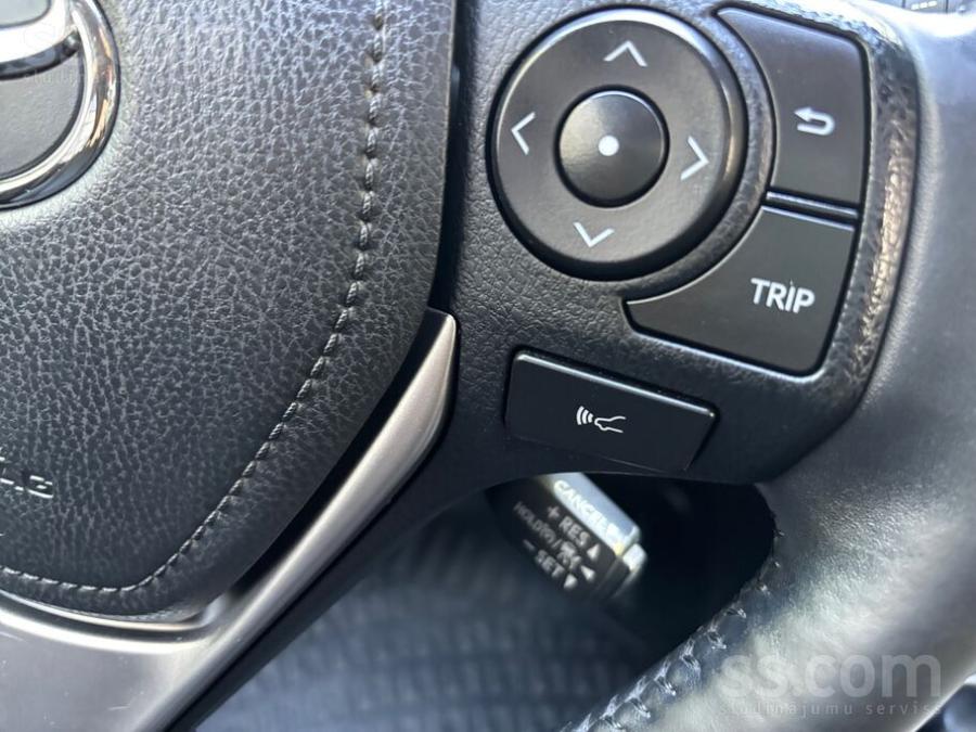 Grey Toyota RAV4 2019 in Riga, with an engine capacity of 2.50 L and mileage of 186 thousand km for 17500 €, photo 19 on AUTOMOTO.COM.LV