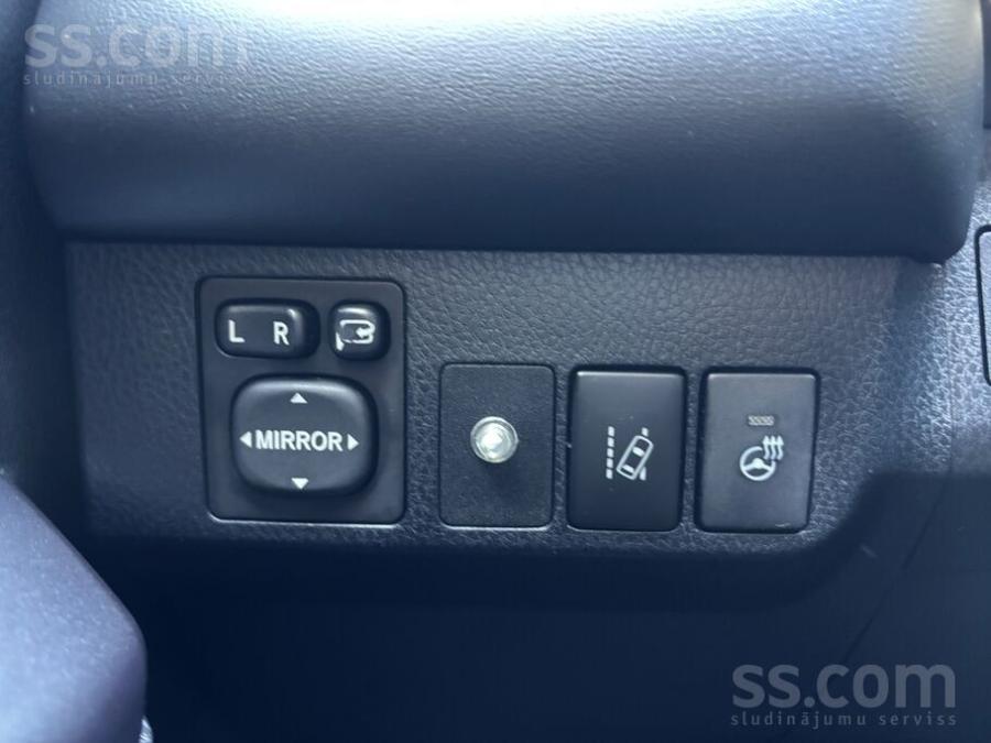 Grey Toyota RAV4 2019 in Riga, with an engine capacity of 2.50 L and mileage of 186 thousand km for 17500 €, photo 20 on AUTOMOTO.COM.LV