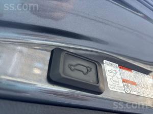 Grey Toyota RAV4 2019 in Riga, with an engine capacity of 2.50 L and mileage of 186 thousand km for 17500 €, photo 25 on AUTOMOTO.COM.LV