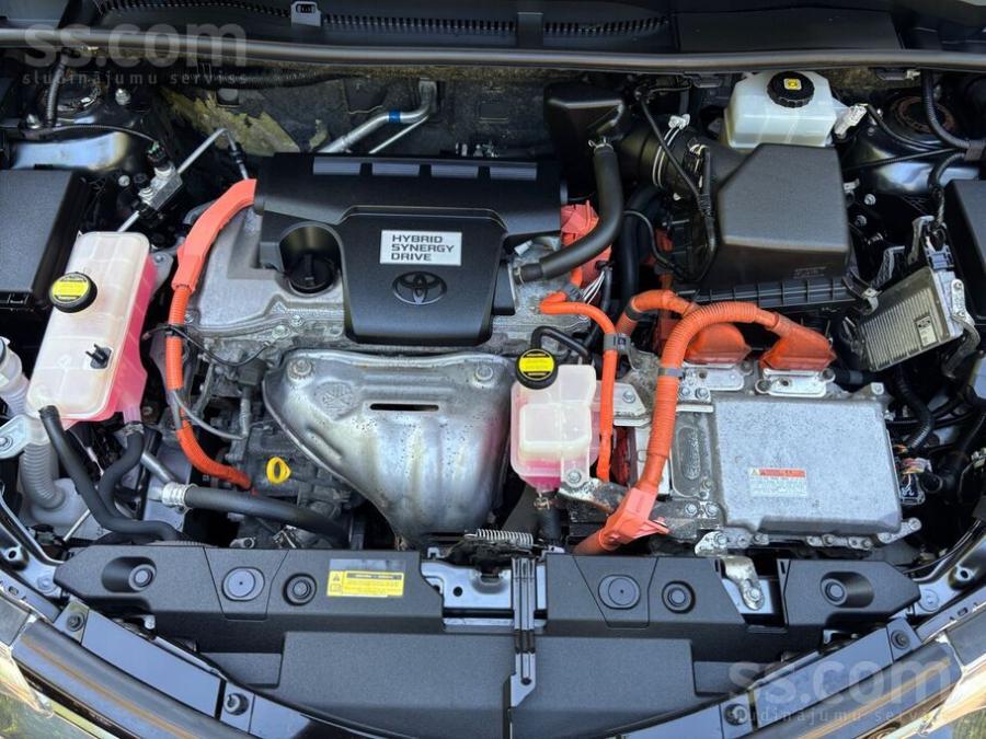 Grey Toyota RAV4 2019 in Riga, with an engine capacity of 2.50 L and mileage of 186 thousand km for 17500 €, photo 26 on AUTOMOTO.COM.LV