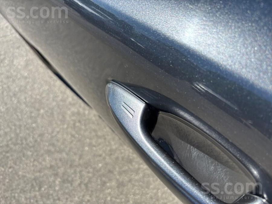 Grey Toyota RAV4 2019 in Riga, with an engine capacity of 2.50 L and mileage of 186 thousand km for 17500 €, photo 27 on AUTOMOTO.COM.LV