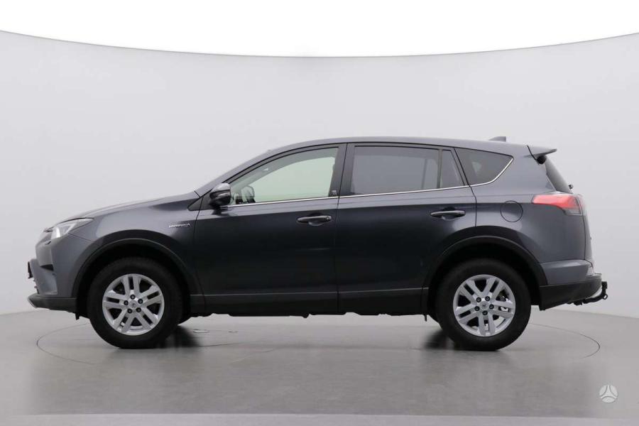 Grey Toyota RAV4 2019 in Vilnius, with an engine capacity of 2.49 L and mileage of 70 thousand km for 20900 €, photo 5 on AUTOMOTO.COM.LV
