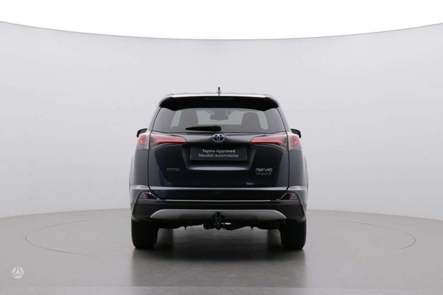 Grey Toyota RAV4 2019 in Vilnius, with an engine capacity of 2.49 L and mileage of 70 thousand km for 20900 €, photo 6 on AUTOMOTO.COM.LV