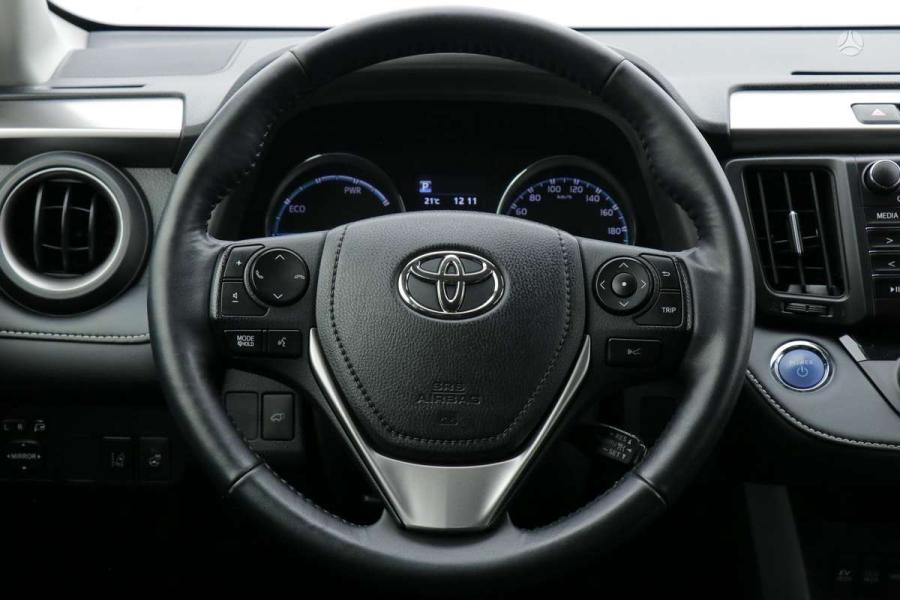 Grey Toyota RAV4 2019 in Vilnius, with an engine capacity of 2.49 L and mileage of 70 thousand km for 20900 €, photo 14 on AUTOMOTO.COM.LV
