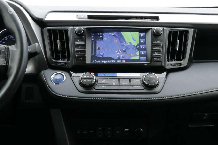Grey Toyota RAV4 2019 in Vilnius, with an engine capacity of 2.49 L and mileage of 70 thousand km for 20900 €, photo 16 on AUTOMOTO.COM.LV
