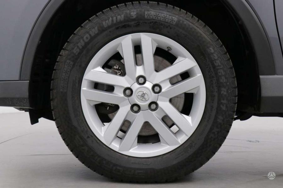 Grey Toyota RAV4 2019 in Vilnius, with an engine capacity of 2.49 L and mileage of 70 thousand km for 20900 €, photo 17 on AUTOMOTO.COM.LV