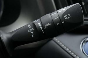 Grey Toyota RAV4 2019 in Vilnius, with an engine capacity of 2.49 L and mileage of 70 thousand km for 20900 €, photo 28 on AUTOMOTO.COM.LV