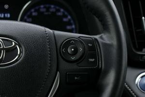 Grey Toyota RAV4 2019 in Vilnius, with an engine capacity of 2.49 L and mileage of 70 thousand km for 20900 €, photo 30 on AUTOMOTO.COM.LV
