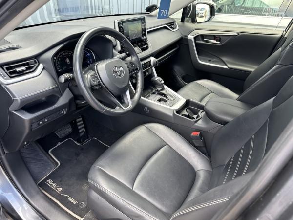 Pelēks Toyota RAV4 2019 Kauņa, ar dzinēja tilpumu 2.50 L un nobraukumu 135 tūkst. km par 25771 €, foto 9 vietnē AUTOMOTO.COM.LV