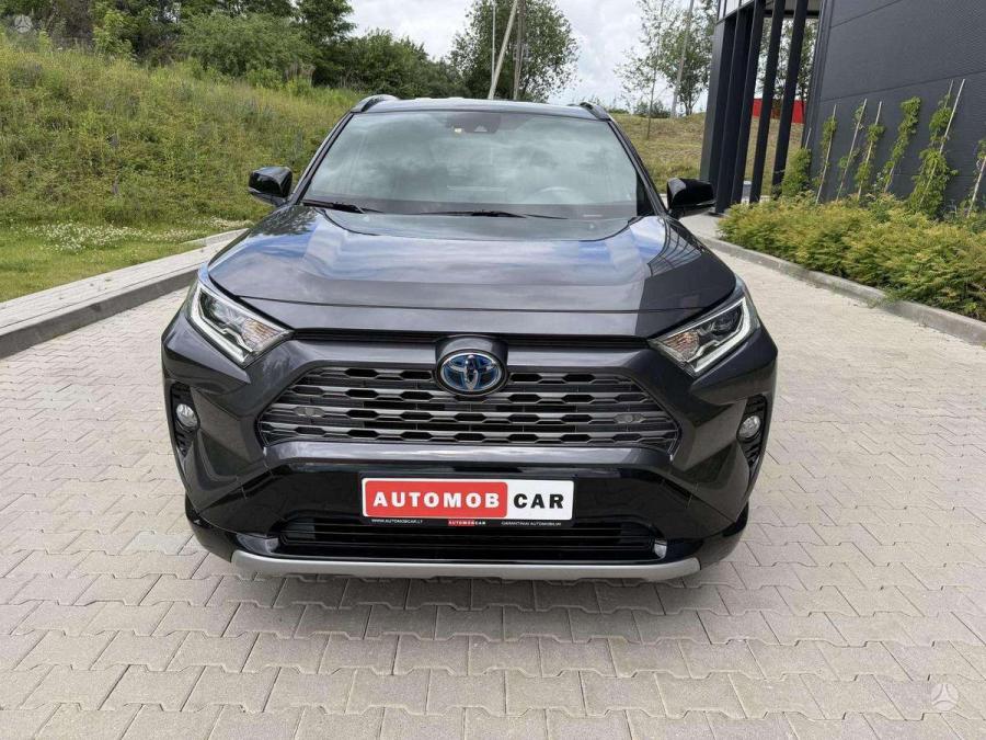 Grey Toyota RAV4 2019 in Vilnius, with an engine capacity of 2.50 L and mileage of 42 thousand km for 29300 €, photo 6 on AUTOMOTO.COM.LV