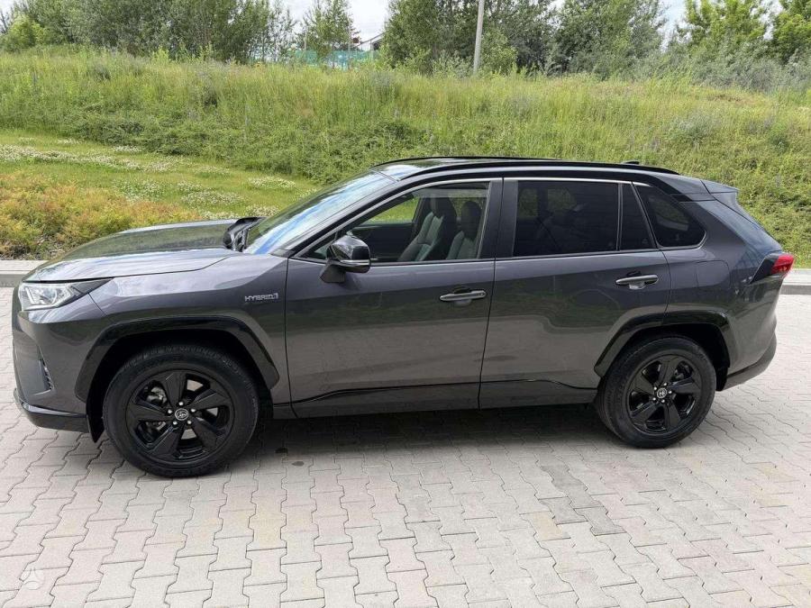 Grey Toyota RAV4 2019 in Vilnius, with an engine capacity of 2.50 L and mileage of 42 thousand km for 29300 €, photo 9 on AUTOMOTO.COM.LV