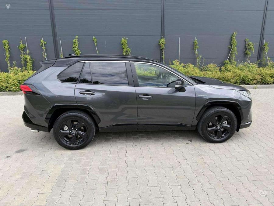 Grey Toyota RAV4 2019 in Vilnius, with an engine capacity of 2.50 L and mileage of 42 thousand km for 29300 €, photo 17 on AUTOMOTO.COM.LV
