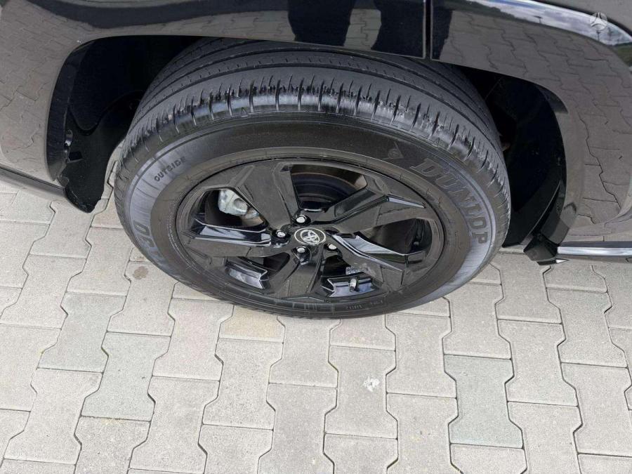 Grey Toyota RAV4 2019 in Vilnius, with an engine capacity of 2.50 L and mileage of 42 thousand km for 29300 €, photo 18 on AUTOMOTO.COM.LV