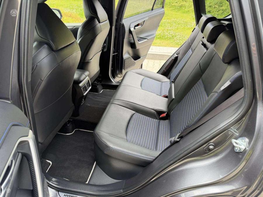 Grey Toyota RAV4 2019 in Vilnius, with an engine capacity of 2.50 L and mileage of 42 thousand km for 29300 €, photo 19 on AUTOMOTO.COM.LV
