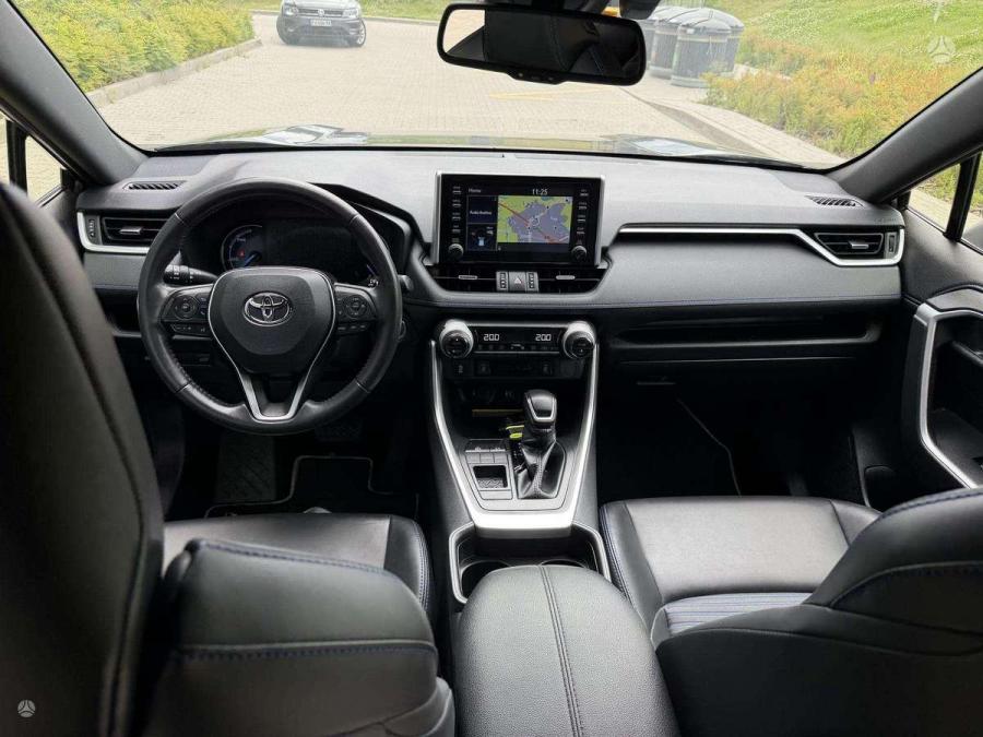 Grey Toyota RAV4 2019 in Vilnius, with an engine capacity of 2.50 L and mileage of 42 thousand km for 29300 €, photo 23 on AUTOMOTO.COM.LV