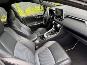 Grey Toyota RAV4 2019 in Vilnius, with an engine capacity of 2.50 L and mileage of 42 thousand km for 29300 €, photo 35 on AUTOMOTO.COM.LV