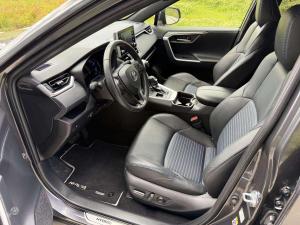 Grey Toyota RAV4 2019 in Vilnius, with an engine capacity of 2.50 L and mileage of 42 thousand km for 29300 €, photo 41 on AUTOMOTO.COM.LV