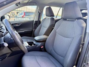 Grey Toyota RAV4 2019 in Panevezys, with an engine capacity of 2.49 L and mileage of 185 thousand km for 21500 €, photo 13 on AUTOMOTO.COM.LV