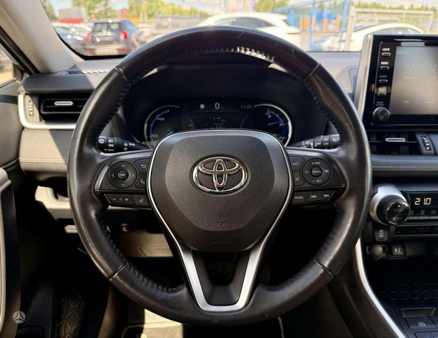 Grey Toyota RAV4 2019 in Panevezys, with an engine capacity of 2.49 L and mileage of 185 thousand km for 21500 €, photo 16 on AUTOMOTO.COM.LV