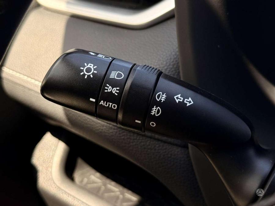 Grey Toyota RAV4 2019 in Panevezys, with an engine capacity of 2.49 L and mileage of 185 thousand km for 21500 €, photo 18 on AUTOMOTO.COM.LV