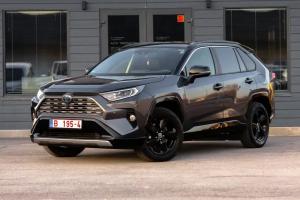 Grey Toyota RAV4 2019 in Jelgava, with an engine capacity of 2.50 L and mileage of 110 thousand km for 28700 €, photo 4 on AUTOMOTO.COM.LV