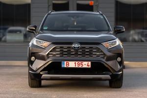 Grey Toyota RAV4 2019 in Jelgava, with an engine capacity of 2.50 L and mileage of 110 thousand km for 28700 €, photo 6 on AUTOMOTO.COM.LV