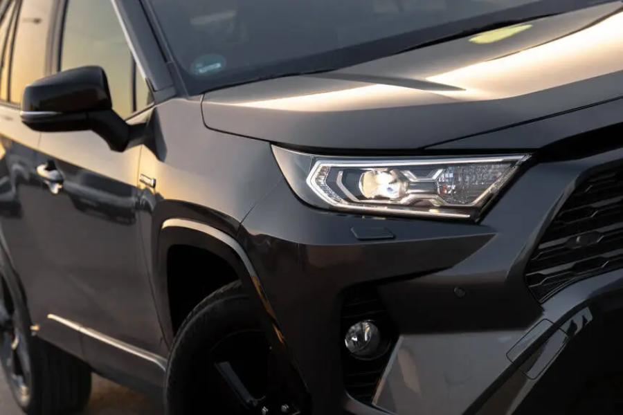 Grey Toyota RAV4 2019 in Jelgava, with an engine capacity of 2.50 L and mileage of 110 thousand km for 28700 €, photo 8 on AUTOMOTO.COM.LV