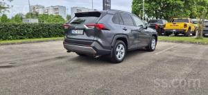 Pelēks Toyota RAV4 2019 Rīga, ar dzinēja tilpumu 2.00 L un nobraukumu 160 tūkst. km par 18000 €, foto 5 vietnē AUTOMOTO.COM.LV