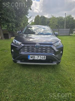 Pelēks Toyota RAV4 2019 Madona, ar dzinēja tilpumu 2.50 L un nobraukumu 150 tūkst. km par 21999 €, foto 3 vietnē AUTOMOTO.COM.LV