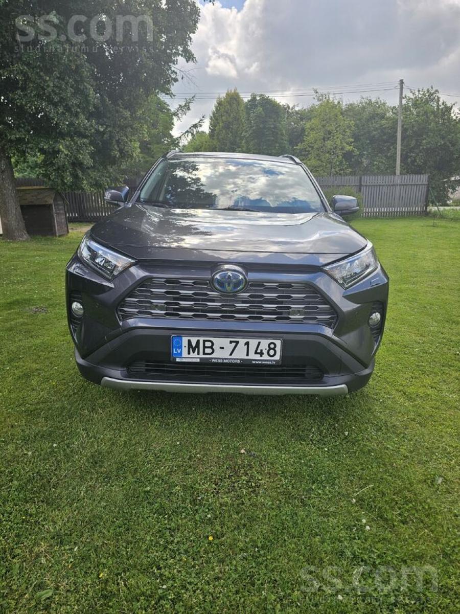 Pelēks Toyota RAV4 2019 Madona, ar dzinēja tilpumu 2.50 L un nobraukumu 150 tūkst. km par 21999 €, foto 3 vietnē AUTOMOTO.COM.LV