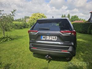 Pelēks Toyota RAV4 2019 Madona, ar dzinēja tilpumu 2.50 L un nobraukumu 150 tūkst. km par 21999 €, foto 4 vietnē AUTOMOTO.COM.LV