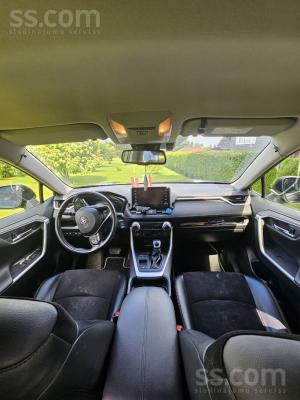 Pelēks Toyota RAV4 2019 Madona, ar dzinēja tilpumu 2.50 L un nobraukumu 150 tūkst. km par 21999 €, foto 6 vietnē AUTOMOTO.COM.LV