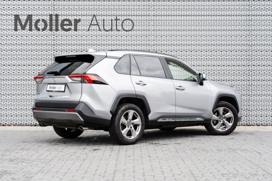 Pelēks Toyota RAV4 2019 Mārupe, ar dzinēja tilpumu 2.00 L un nobraukumu 75 tūkst. km par 24950 €, foto 5 vietnē AUTOMOTO.COM.LV