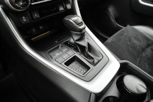 Pelēks Toyota RAV4 2019 Mārupe, ar dzinēja tilpumu 2.00 L un nobraukumu 75 tūkst. km par 24950 €, foto 19 vietnē AUTOMOTO.COM.LV
