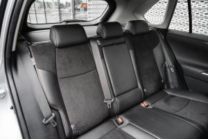 Pelēks Toyota RAV4 2019 Mārupe, ar dzinēja tilpumu 2.00 L un nobraukumu 75 tūkst. km par 24950 €, foto 20 vietnē AUTOMOTO.COM.LV