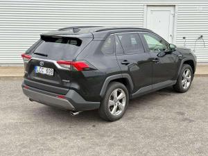 Pelēks Toyota RAV4 2019 Viļņa, ar dzinēja tilpumu 2.49 L un nobraukumu 62 tūkst. km par 28250 €, foto 4 vietnē AUTOMOTO.COM.LV