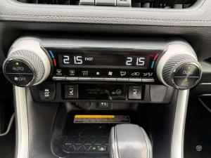 Pelēks Toyota RAV4 2019 Viļņa, ar dzinēja tilpumu 2.49 L un nobraukumu 62 tūkst. km par 28250 €, foto 22 vietnē AUTOMOTO.COM.LV