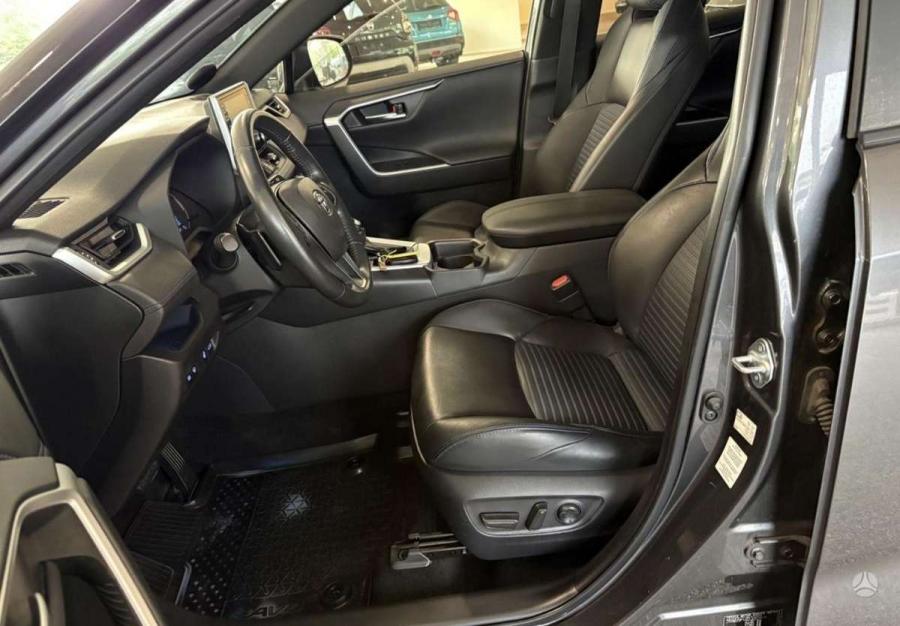 Pelēks Toyota RAV4 2019 Utena, ar dzinēja tilpumu 2.49 L un nobraukumu 155 tūkst. km par 24900 €, foto 7 vietnē AUTOMOTO.COM.LV
