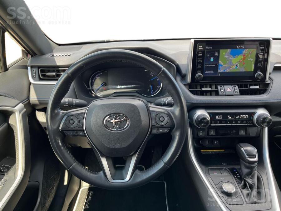 Pelēks Toyota RAV4 2019 Rīga, ar dzinēja tilpumu 2.50 L un nobraukumu 102 tūkst. km par 27990 €, foto 10 vietnē AUTOMOTO.COM.LV