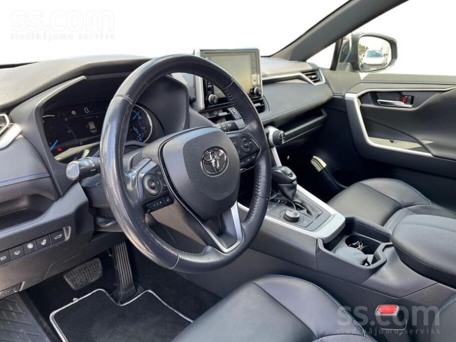 Pelēks Toyota RAV4 2019 Rīga, ar dzinēja tilpumu 2.50 L un nobraukumu 102 tūkst. km par 27990 €, foto 12 vietnē AUTOMOTO.COM.LV