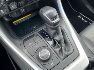 Pelēks Toyota RAV4 2019 Rīga, ar dzinēja tilpumu 2.50 L un nobraukumu 102 tūkst. km par 27990 €, foto 17 vietnē AUTOMOTO.COM.LV