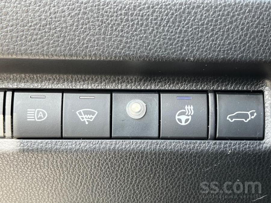 Pelēks Toyota RAV4 2019 Rīga, ar dzinēja tilpumu 2.50 L un nobraukumu 102 tūkst. km par 27990 €, foto 18 vietnē AUTOMOTO.COM.LV