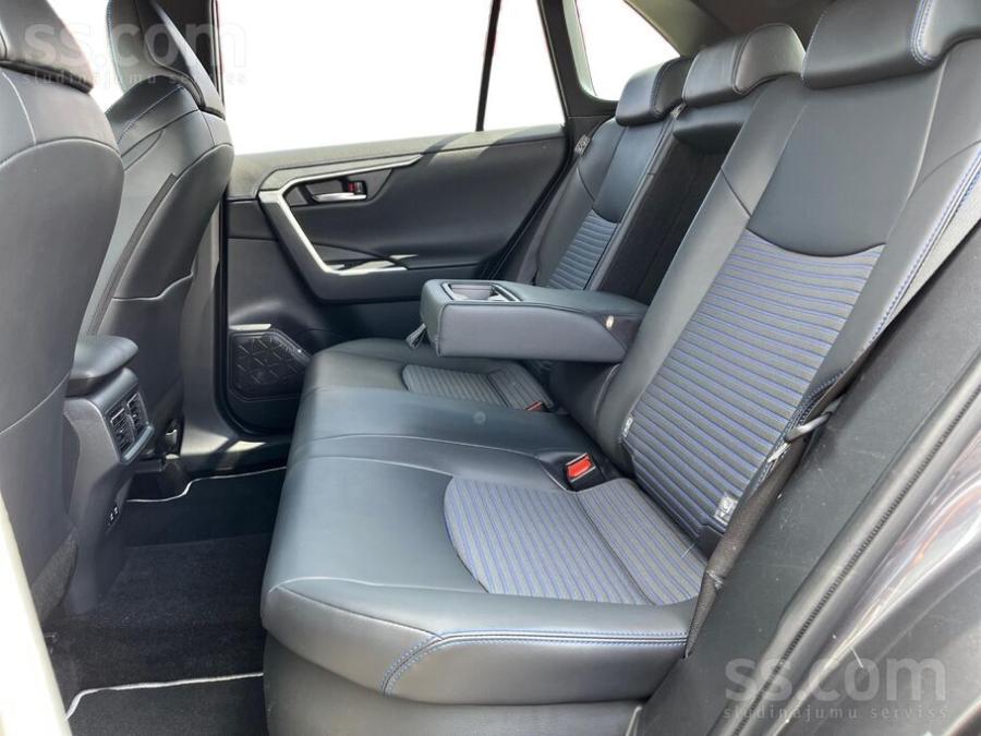 Pelēks Toyota RAV4 2019 Rīga, ar dzinēja tilpumu 2.50 L un nobraukumu 102 tūkst. km par 27990 €, foto 23 vietnē AUTOMOTO.COM.LV