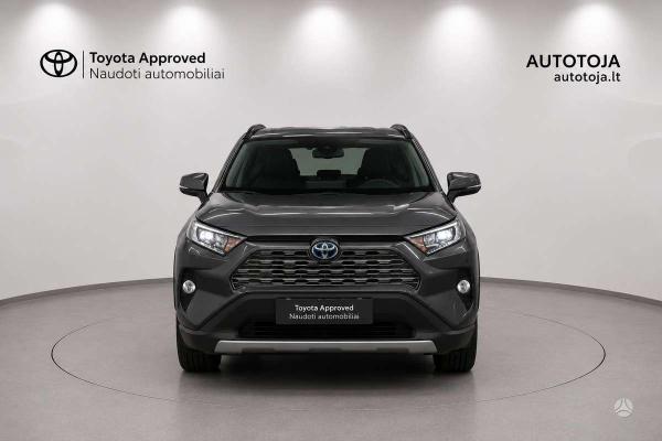 Grey Toyota RAV4 2019 in Kaunas, with an engine capacity of 2.49 L and mileage of 114 thousand km for 26900 €, photo 5 on AUTOMOTO.COM.LV