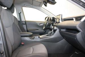 Grey Toyota RAV4 2019 in Kaunas, with an engine capacity of 2.49 L and mileage of 114 thousand km for 26900 €, photo 7 on AUTOMOTO.COM.LV