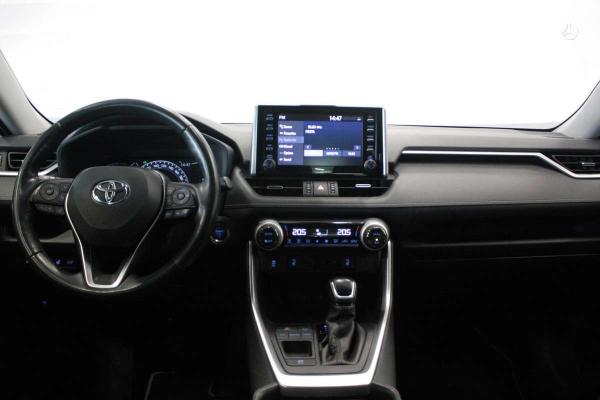 Grey Toyota RAV4 2019 in Kaunas, with an engine capacity of 2.49 L and mileage of 114 thousand km for 26900 €, photo 8 on AUTOMOTO.COM.LV