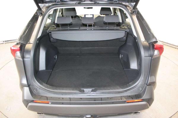 Grey Toyota RAV4 2019 in Kaunas, with an engine capacity of 2.49 L and mileage of 114 thousand km for 26900 €, photo 10 on AUTOMOTO.COM.LV